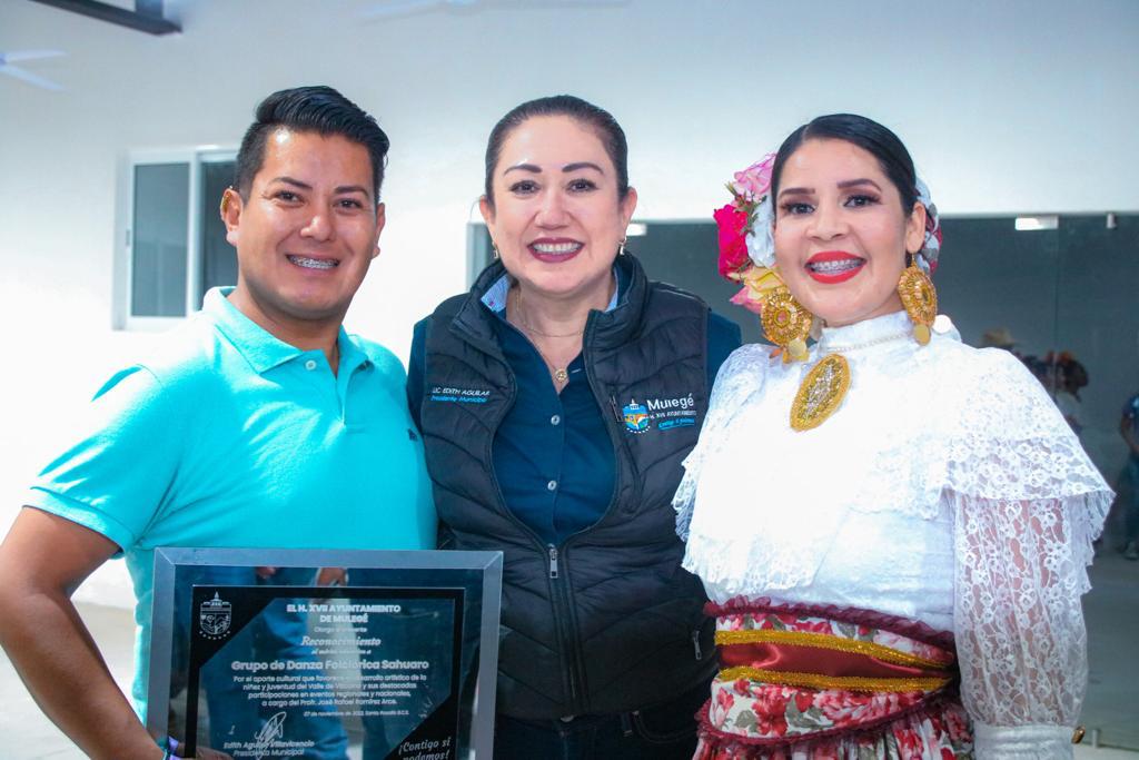 ENTREGA EDITH AGUILAR CASA DE LA CULTURA EN VIZCAÍNO – La arenga