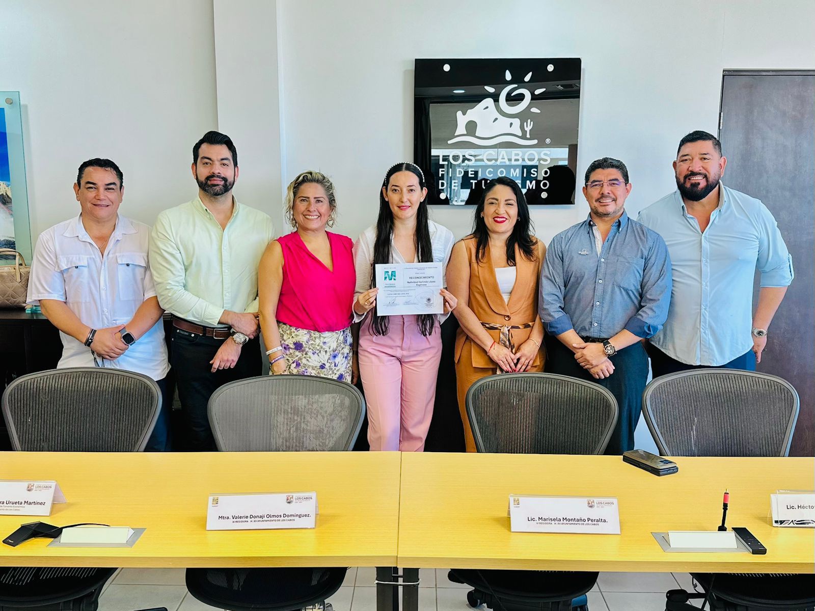 Certifican a 24 MIPYMES de Los Cabos con el distintivo Moderniza. (02 de Octubre 2025) – La arenga